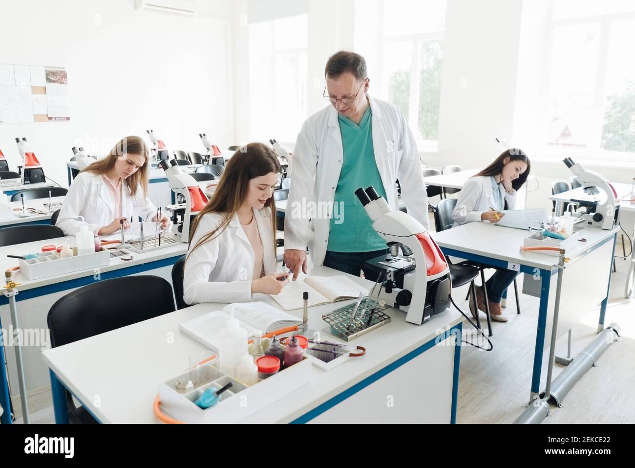 Group of working class men hi-res stock photography and images - Alamy