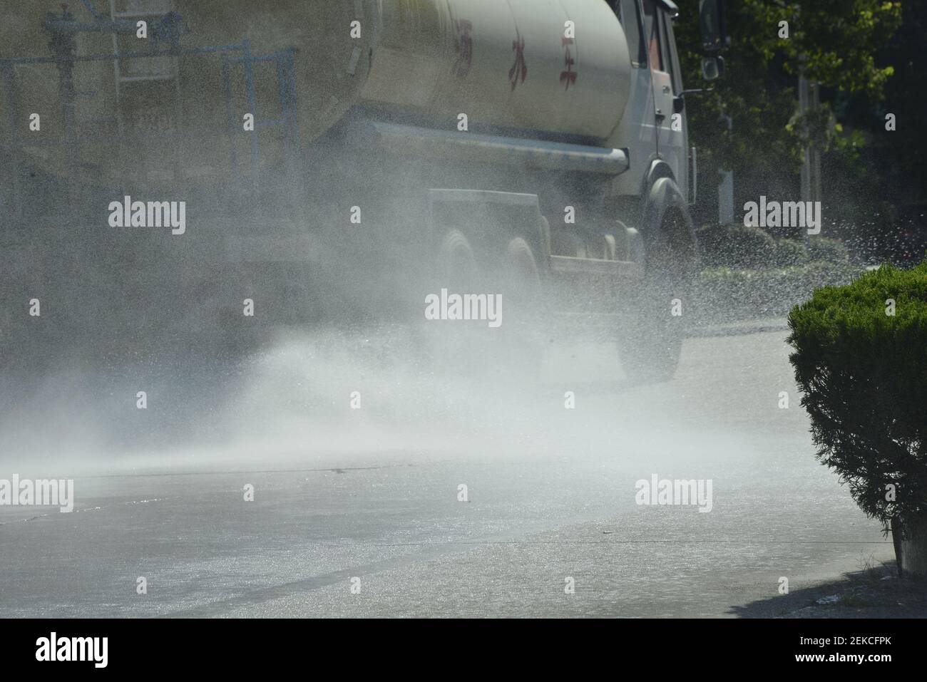 Jiangxiï¼ŒCHINA-August 3, Jiangxi Dexing, the hot weather for days, the ...