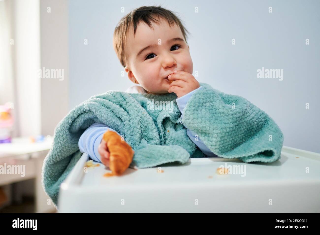 Premature baby girl hi-res stock photography and images - Alamy