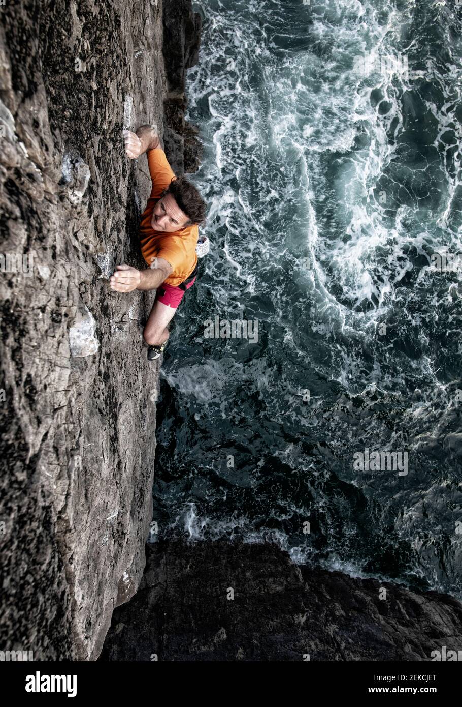 Climbing cliff face hi-res stock photography and images - Alamy