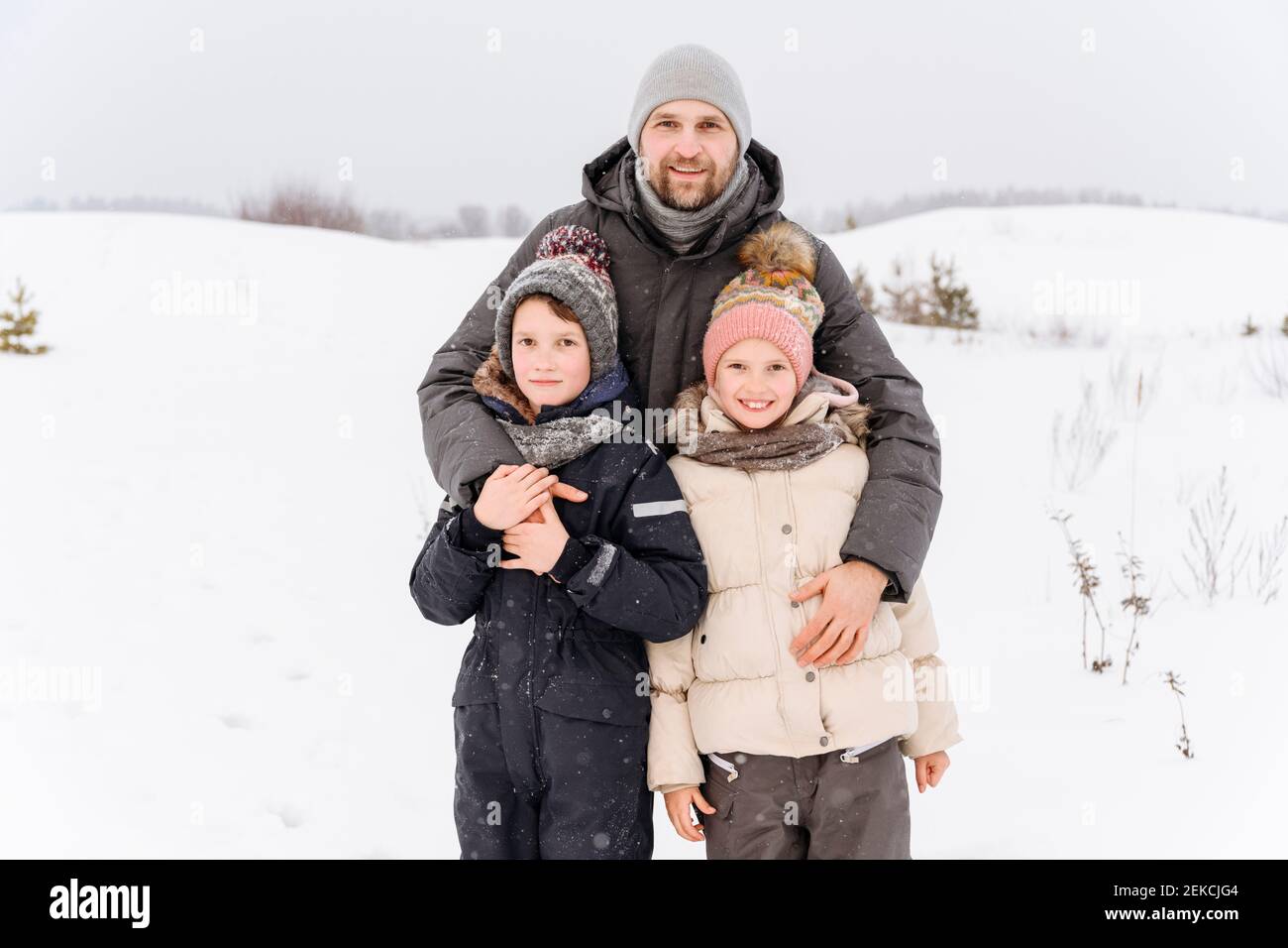 Father small daughter standing outdoors hi-res stock photography and ...