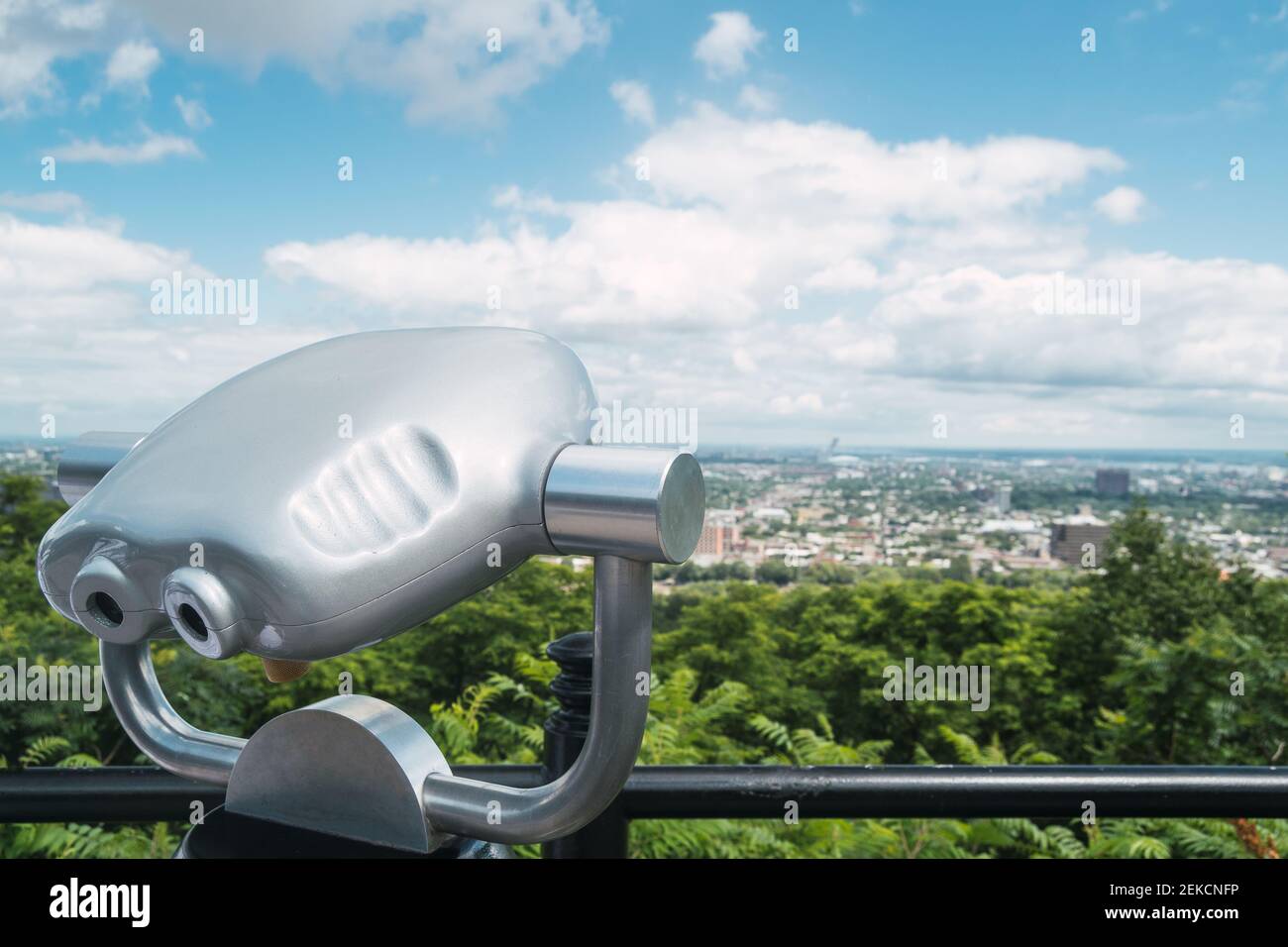 Binocular machine hi-res stock photography and images - Alamy