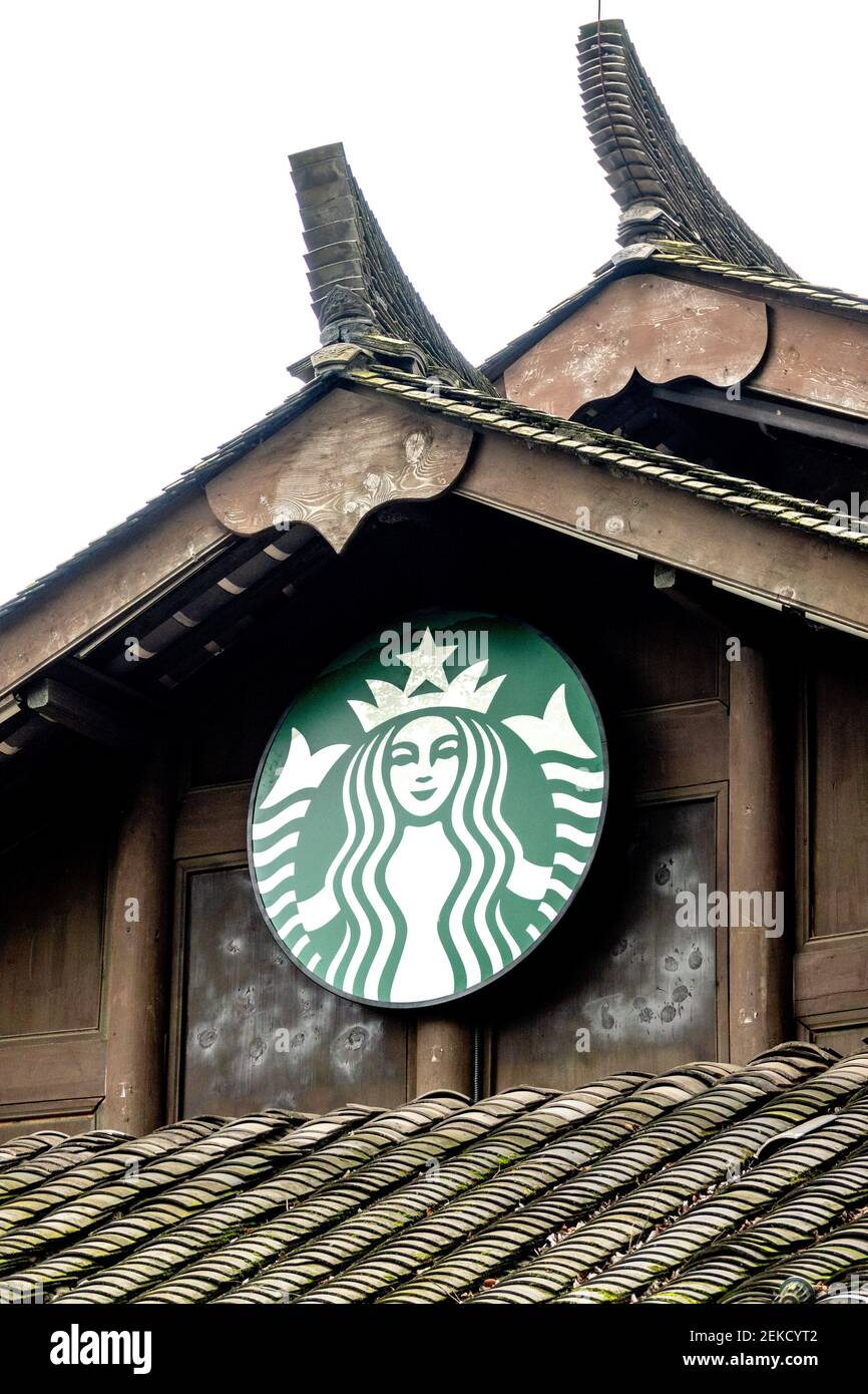 Starbucks coffee in chengdu china hi-res stock photography and images ...