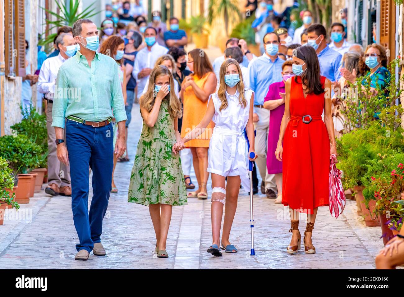 King Felipe VI of Spain and Queen Letizia with Princess Leonor and ...
