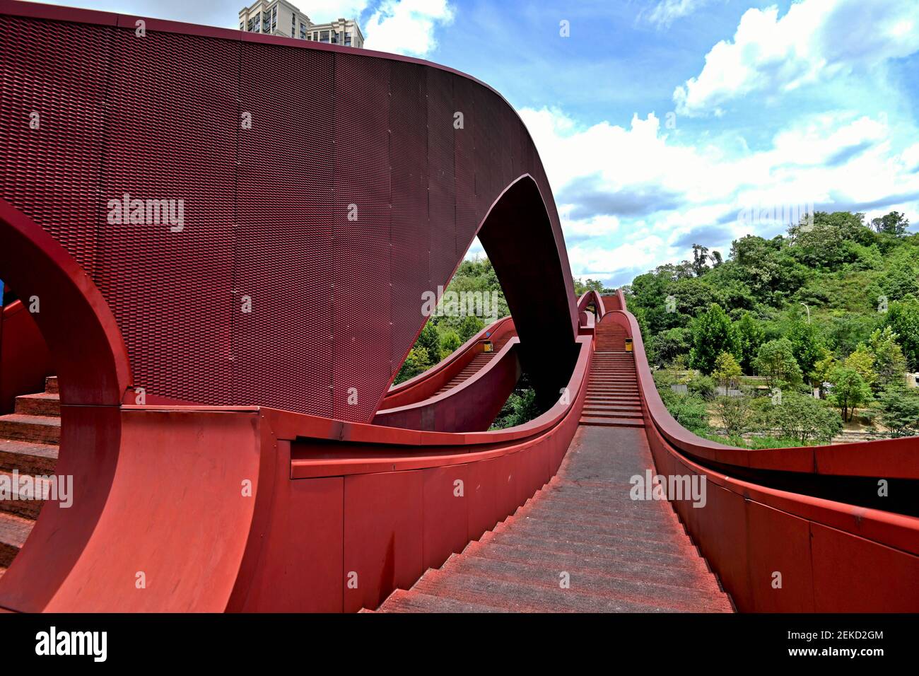 The Chinese knotting Bridge, which was made of 308 million tons of ...
