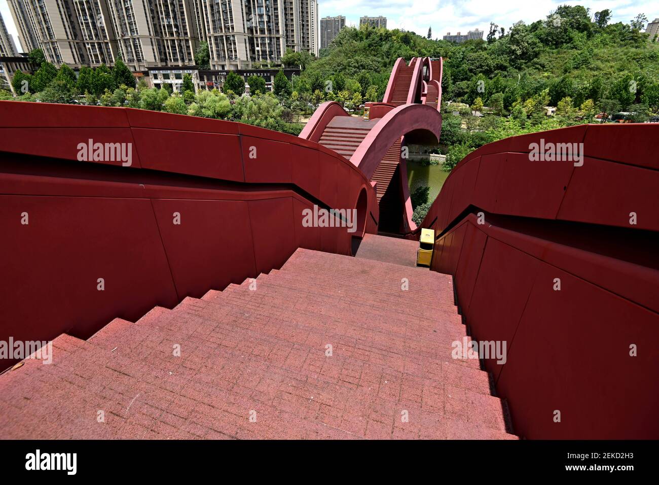 The Chinese knotting Bridge, which was made of 308 million tons of ...