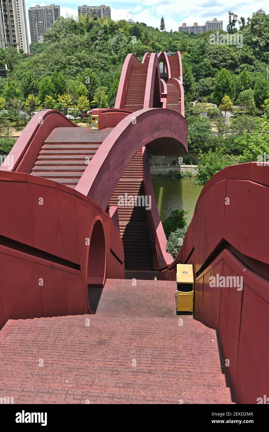 The Chinese knotting Bridge, which was made of 308 million tons of ...