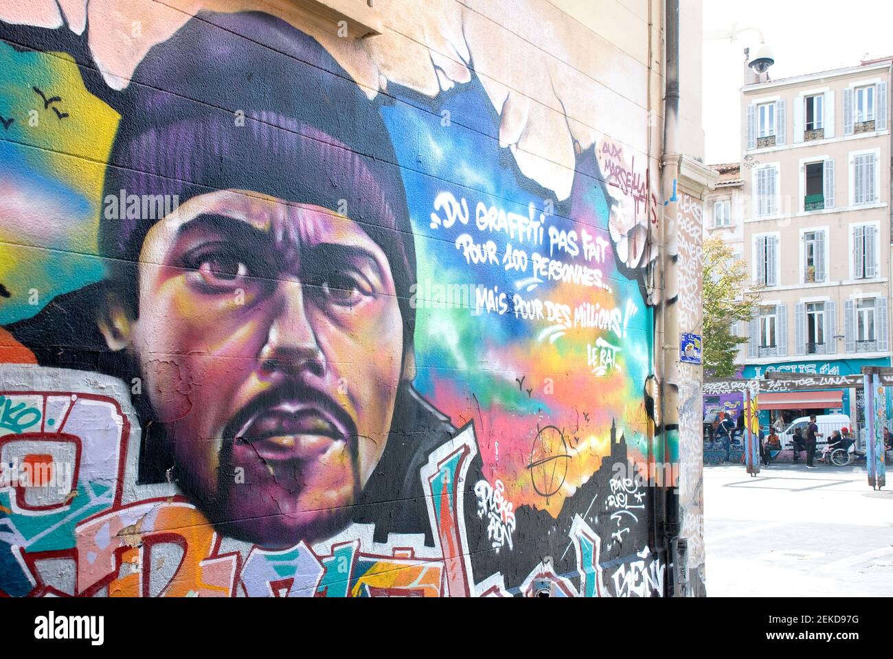 Graffiti urban street art with face motif in Marseille Stock Photo - Alamy