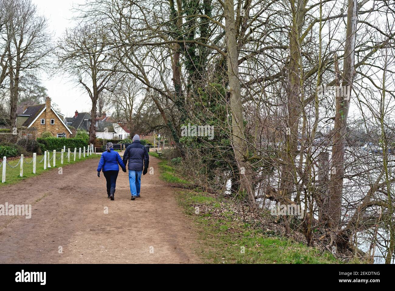 Middle aged couple walking holding hands hi-res stock photography and ...