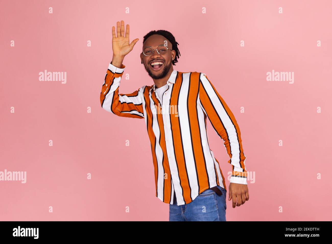 African waving goodbye hi-res stock photography and images - Alamy