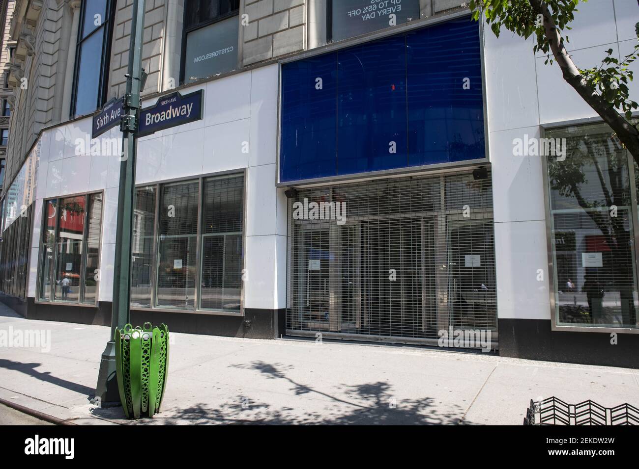 August 17, 2020: The Flagship Gap location on Broadway in Herald Square ...