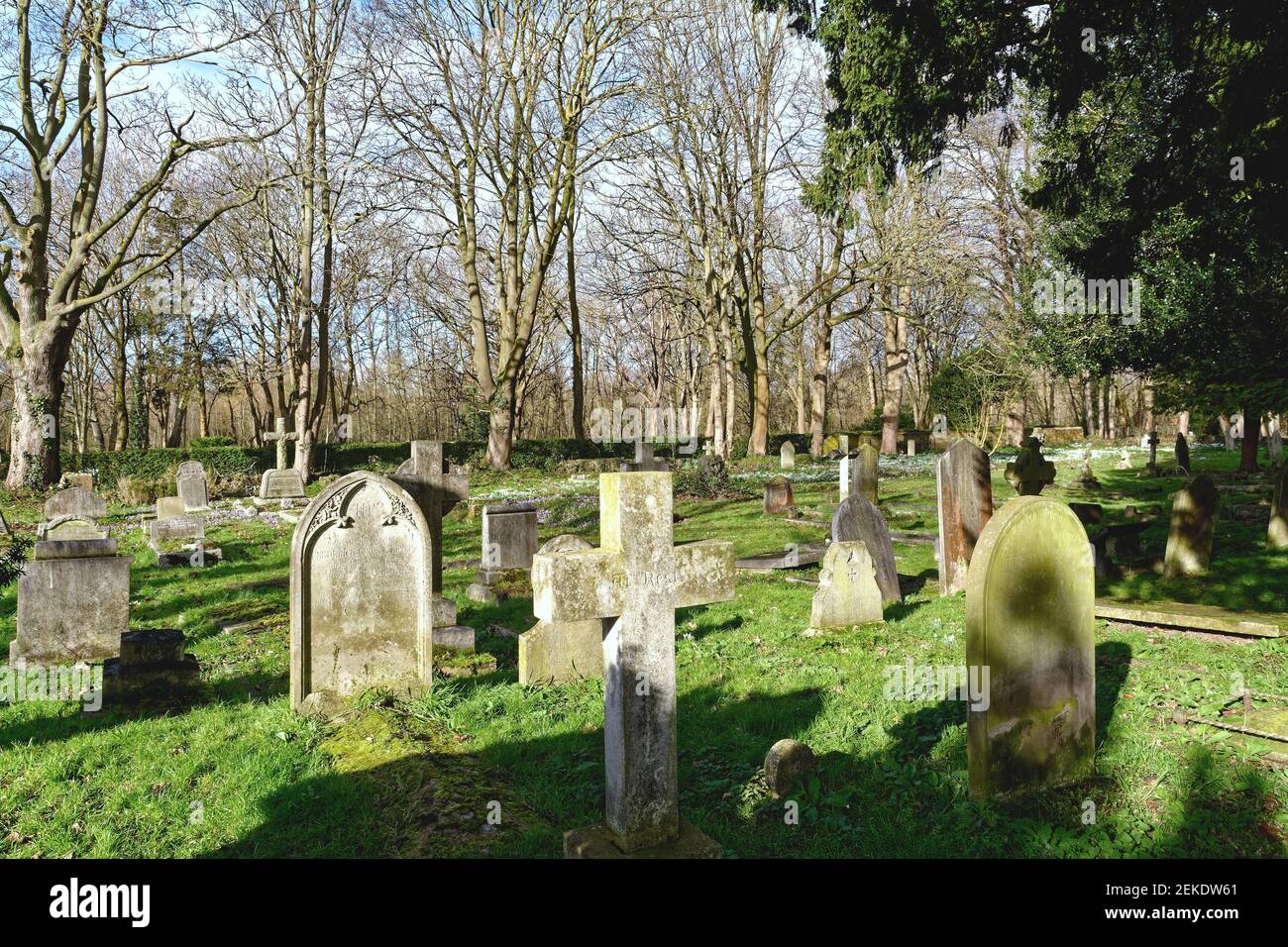 Graves in rural graveyard hi-res stock photography and images - Alamy