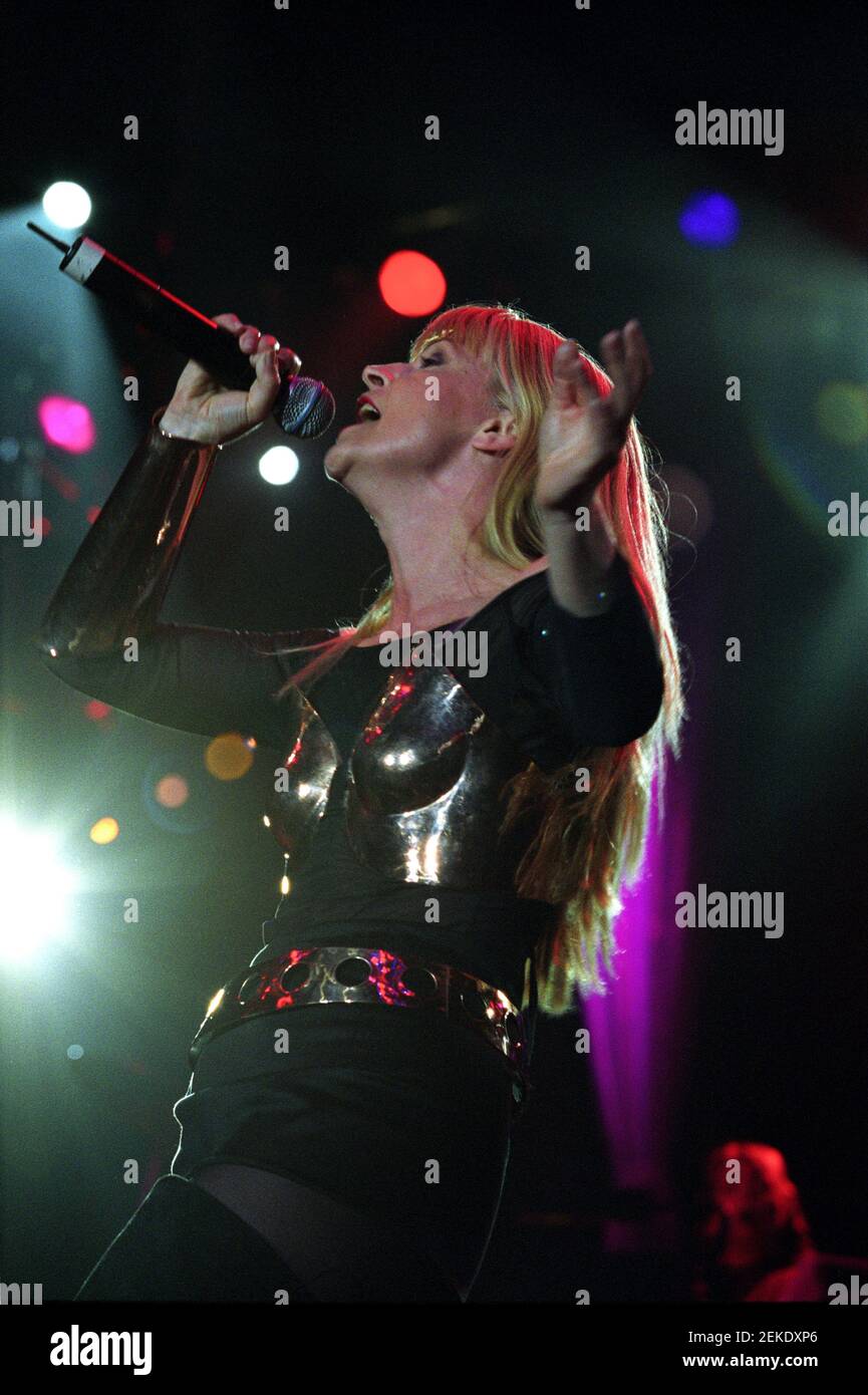 British punk rock singer toyah hi-res stock photography and images - Alamy