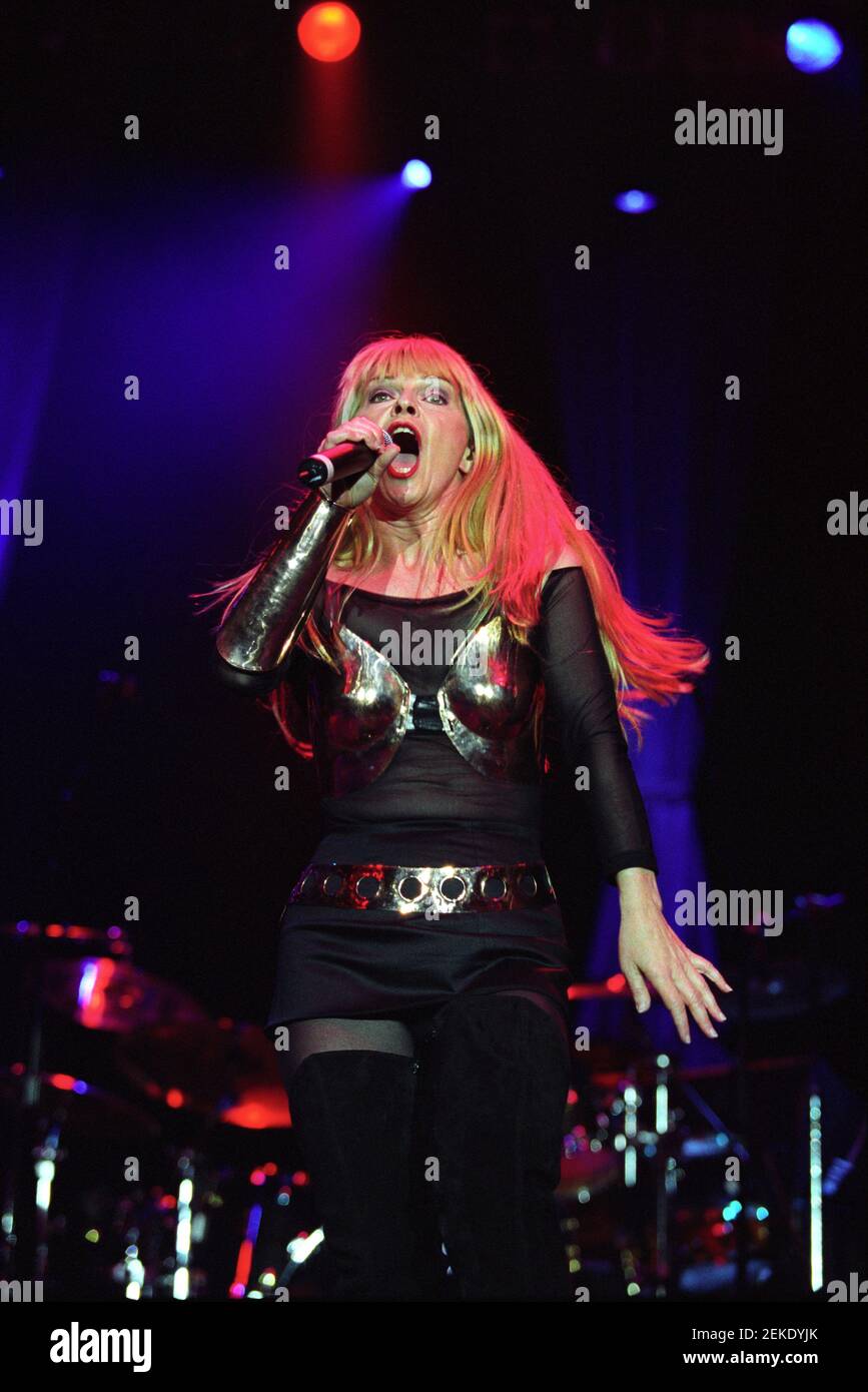 Singer actress toyah willcox hi-res stock photography and images - Alamy