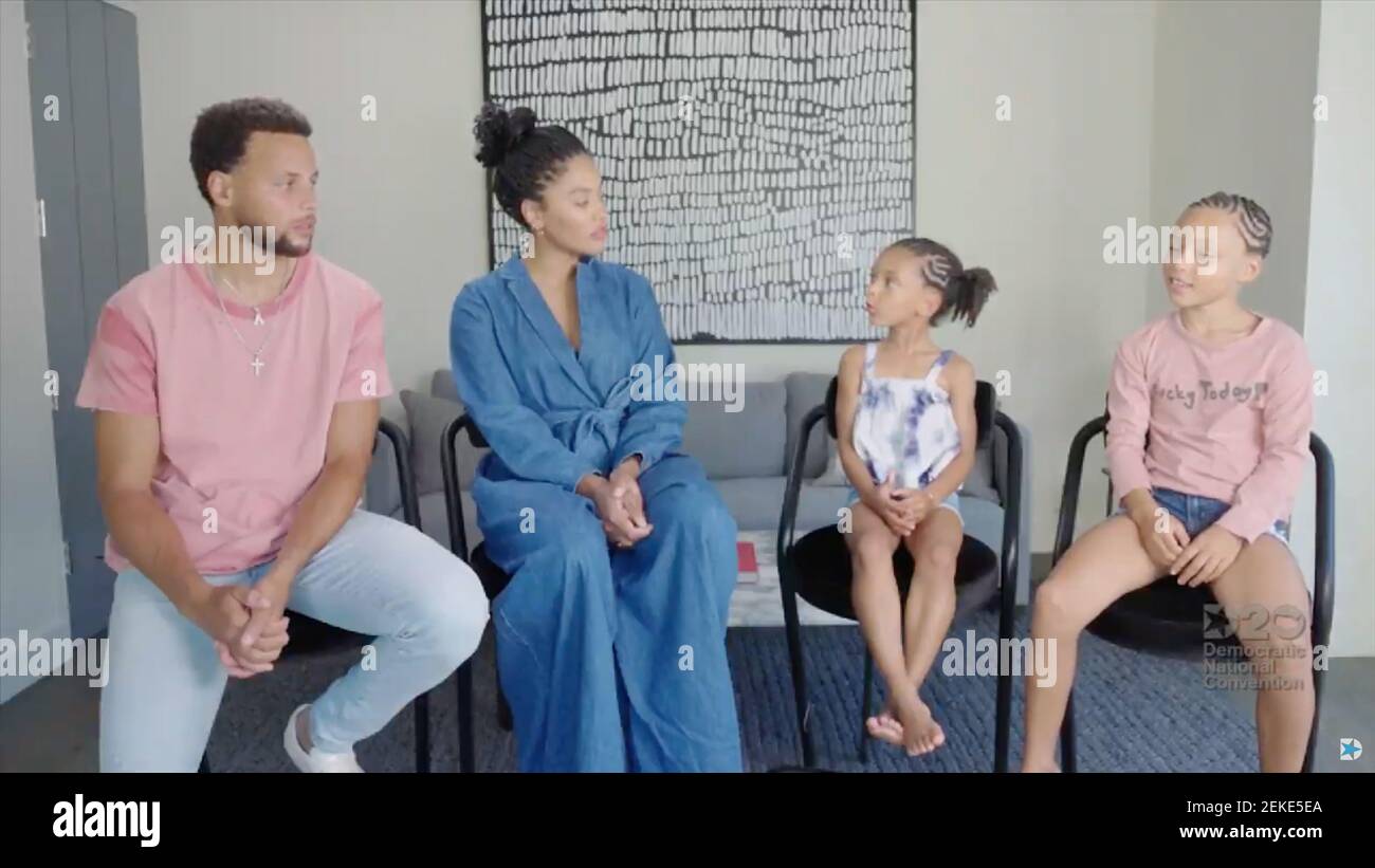 Steph Curry, Ayesha Curry and their children Riley Elizabeth Curry and ...