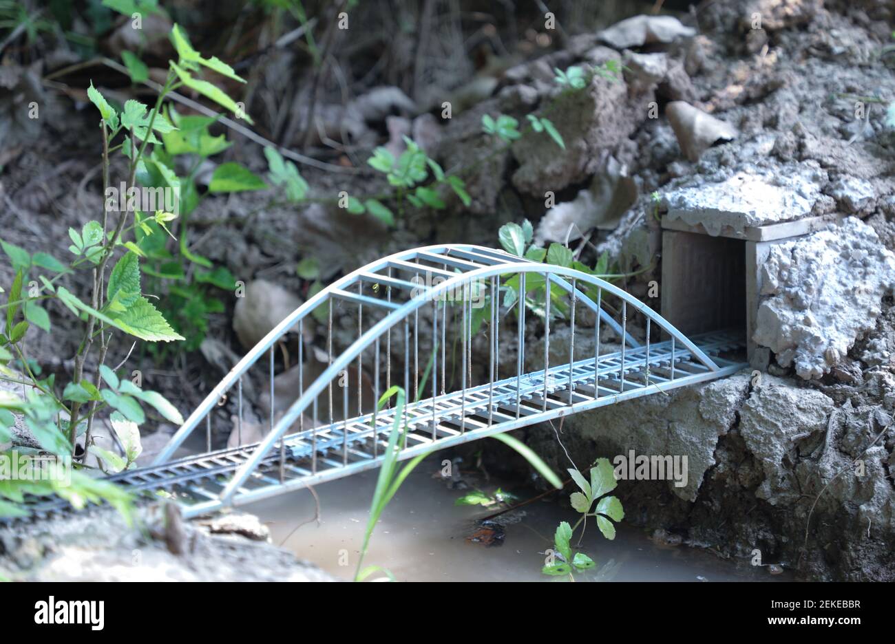 All miniature model of high-speed trains, stations, tunnels and bridges ...