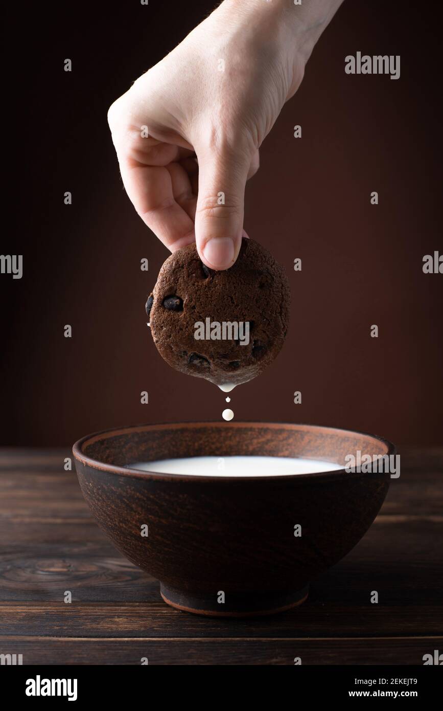 Chocolate dripping from cookie hi-res stock photography and images - Alamy