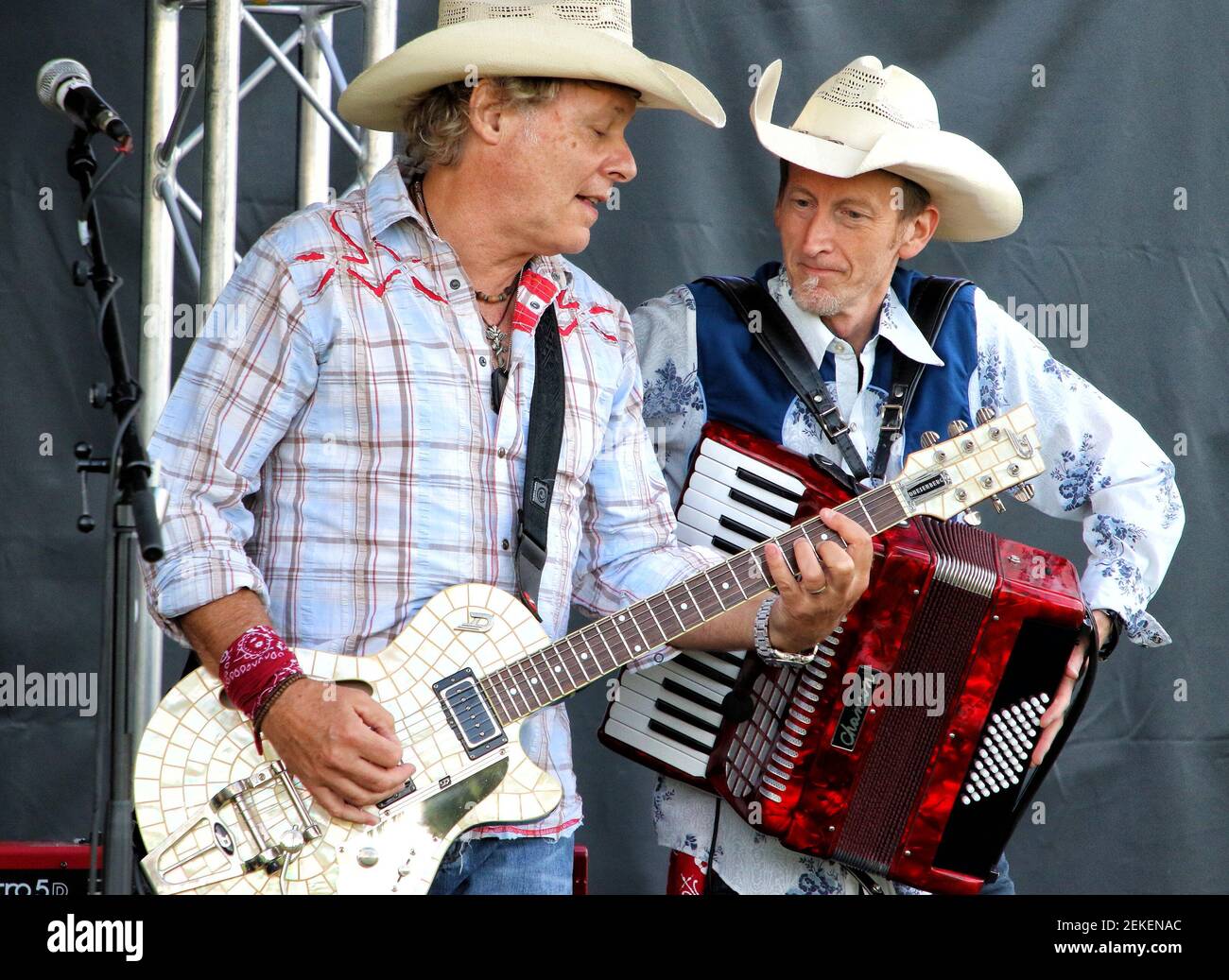 Jamie Moses and Matt Irving of Los Pacaminos Musical group perform live ...