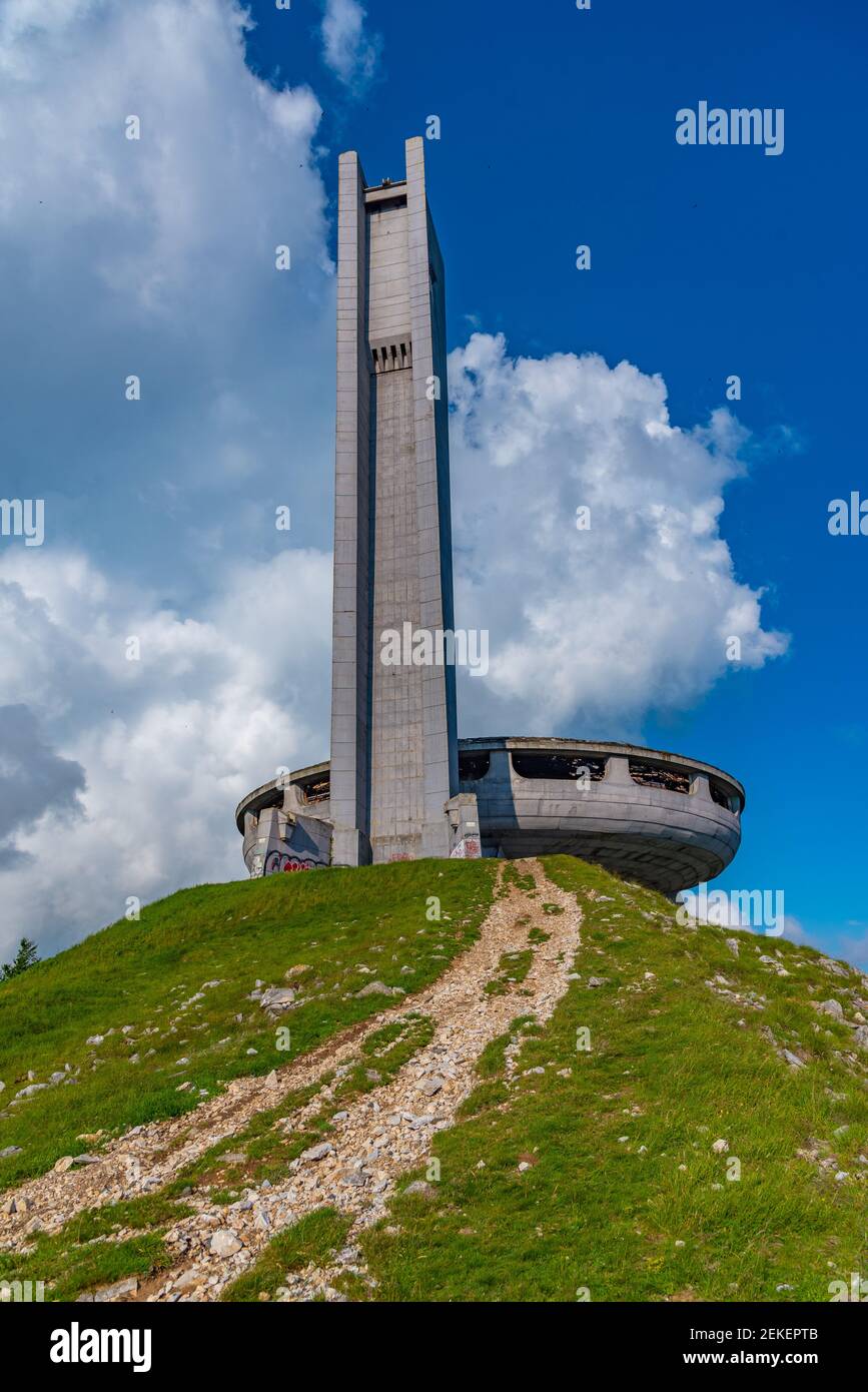 Monument House of the Bulgarian Communist Party at Buzludzha peak in ...