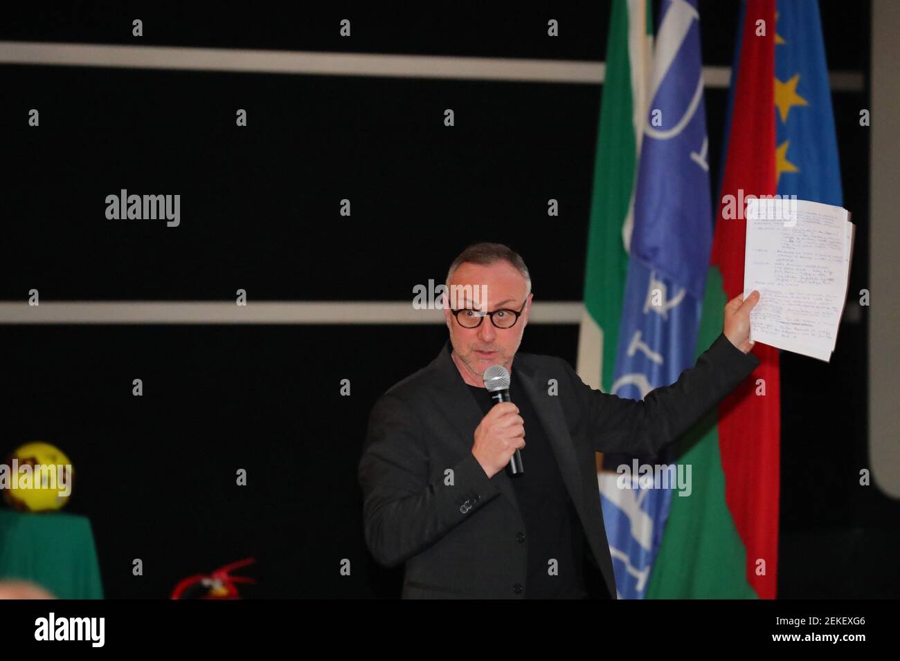 Presentazione del nuovo manager del calcio hi-res stock photography and ...