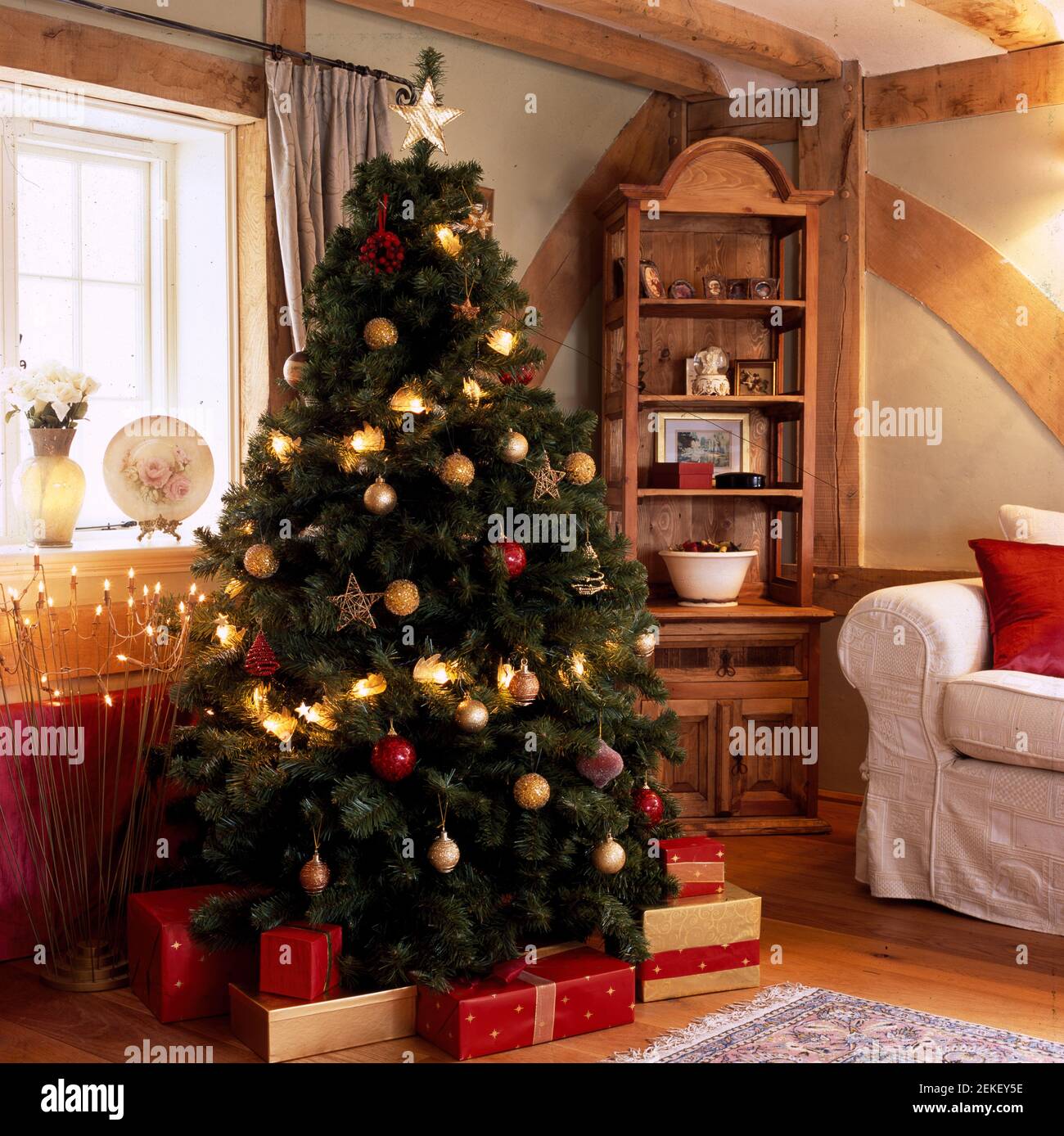 Large decorated christmas tree hi-res stock photography and images - Alamy