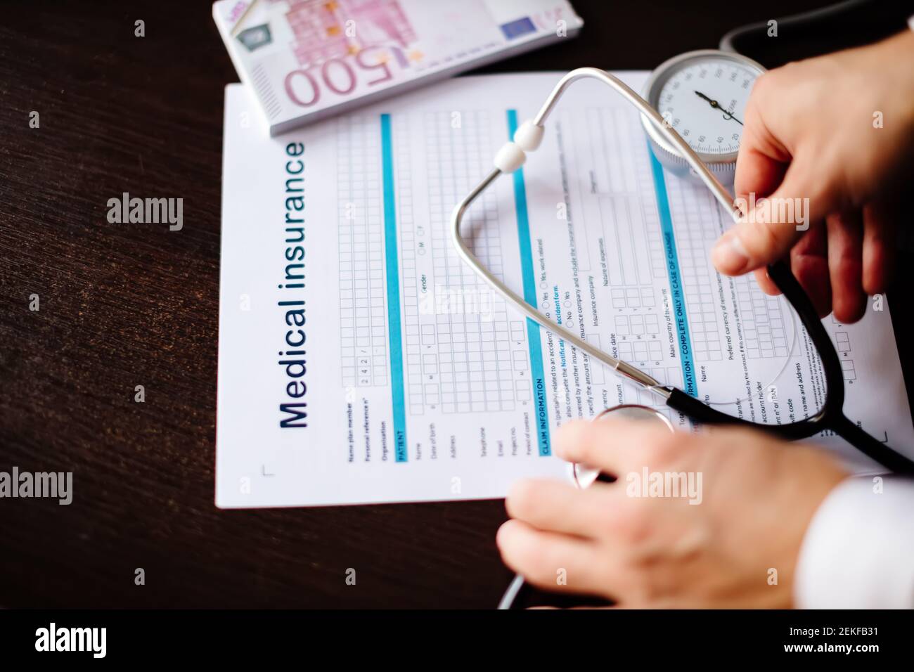 health insurance application Stock Photo - Alamy