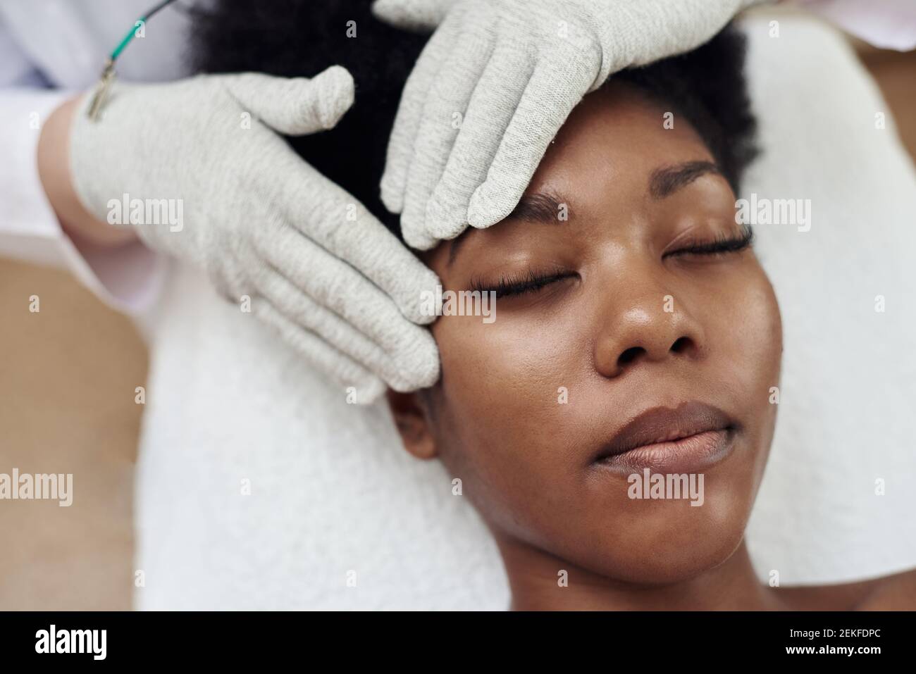 Face rejuvenation with the help of microcurrent therapy. Lymphatic ...