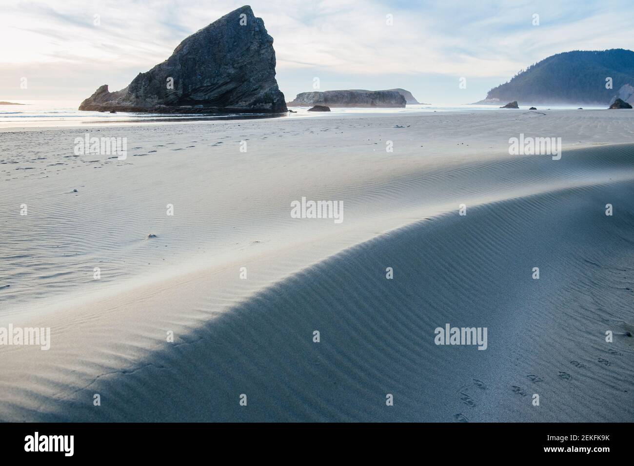 Rock pattern sea hi-res stock photography and images - Alamy
