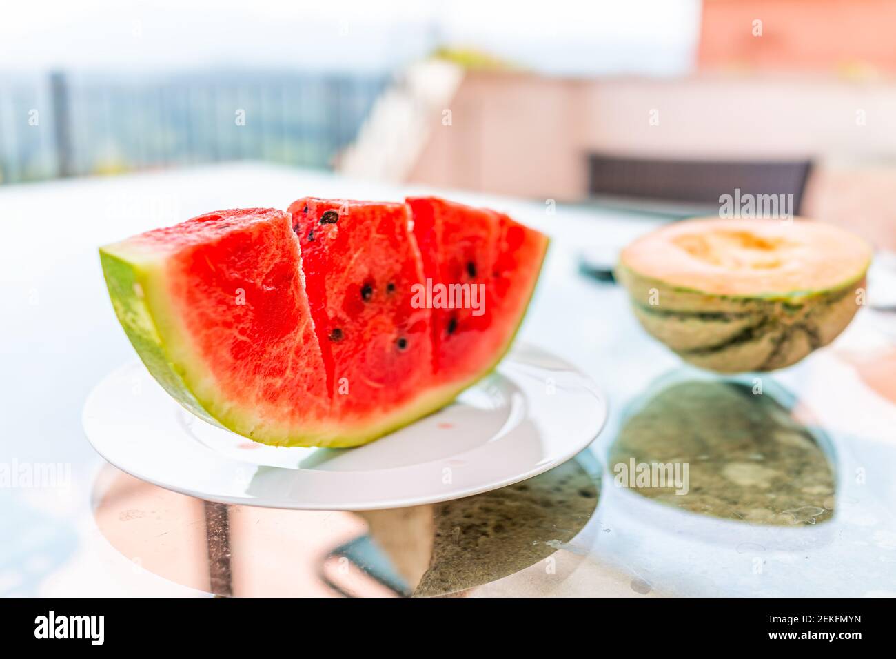 Fruit with seeds on the outside hi-res stock photography and images - Alamy