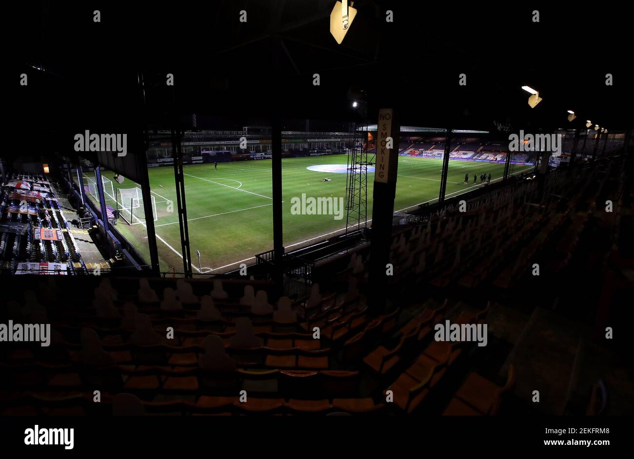 Kenilworth road ground general view hi-res stock photography and images ...