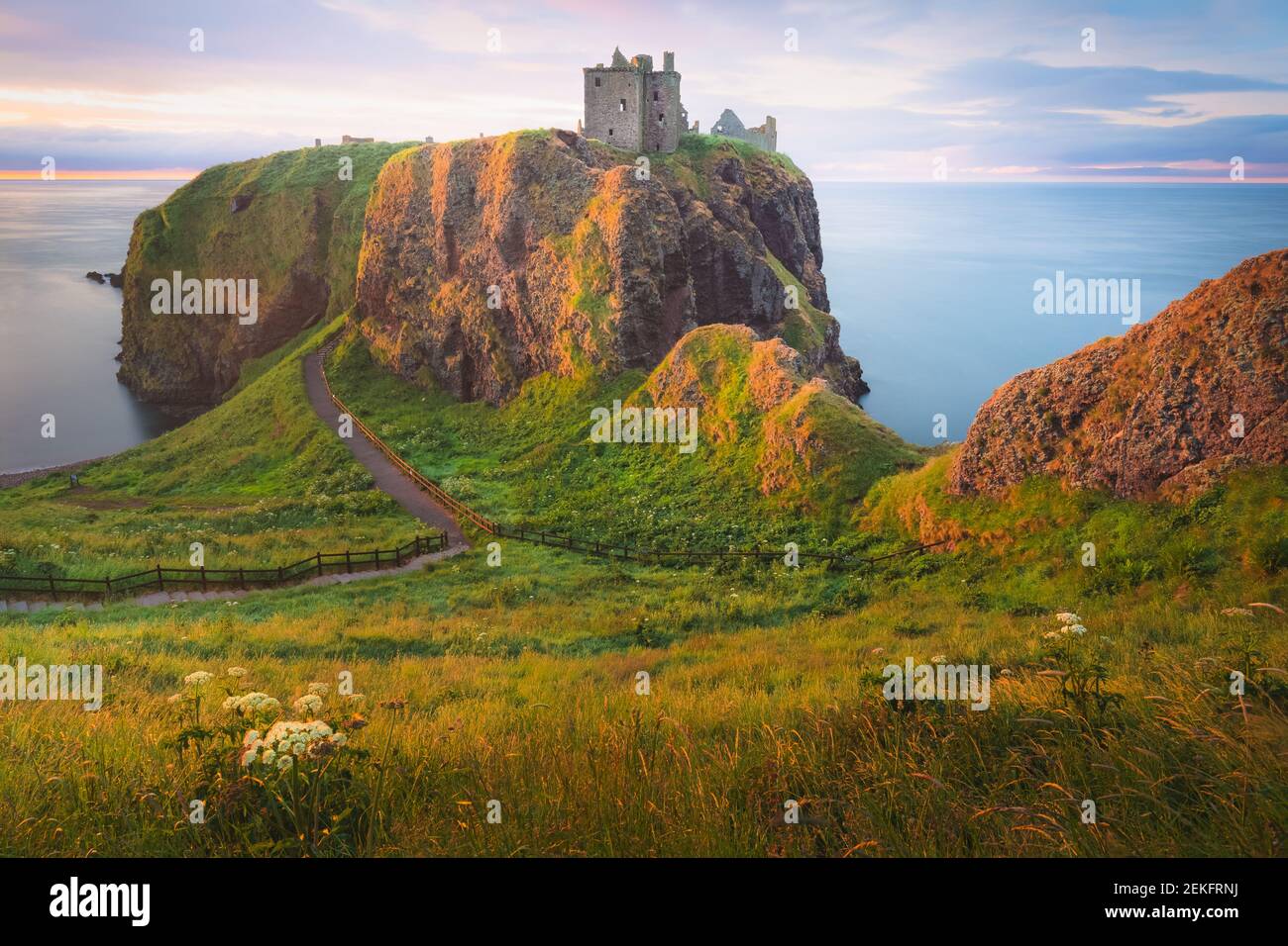 Medieval coastal clifftop castle hi-res stock photography and images ...