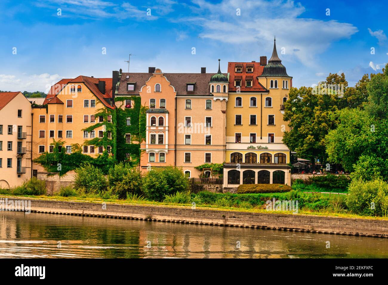 Medieval riverside towns hi-res stock photography and images - Alamy