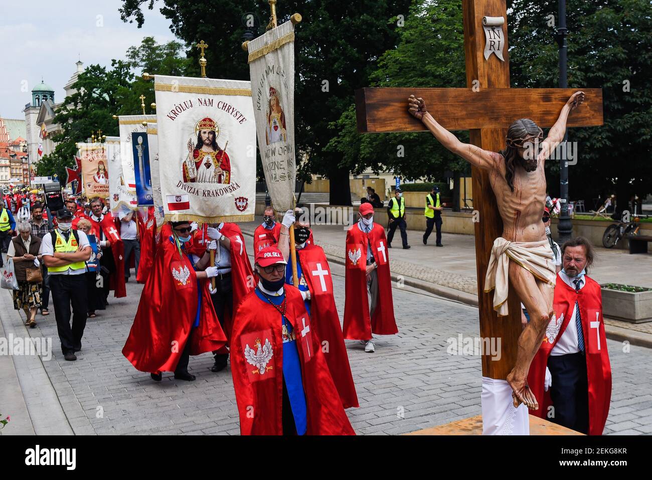 Devotees from the extremist Catholic association Order of Knights ...
