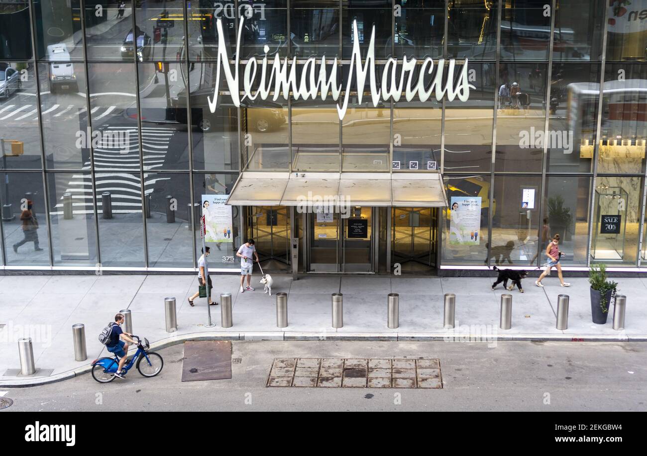 The closing Neiman Marcus store in Hudson Yards in New York on Friday ...