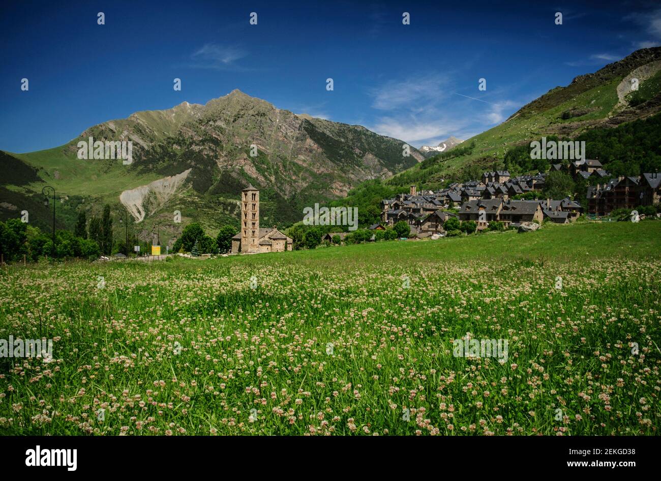 Romanesque church of Sant Climent de Taüll in summer (Vall de Boí ...