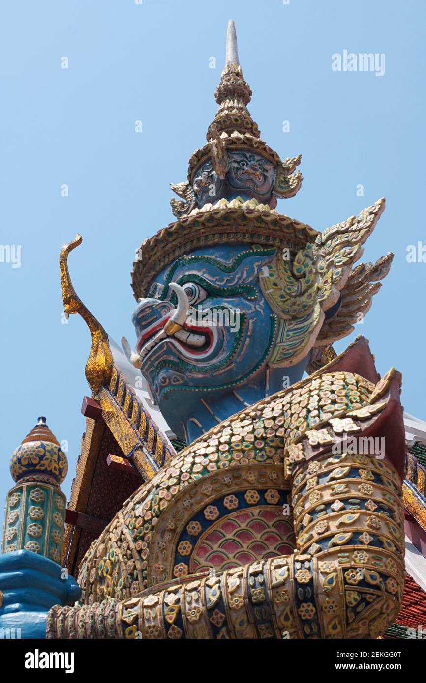 Thotsakan statue hi-res stock photography and images - Alamy