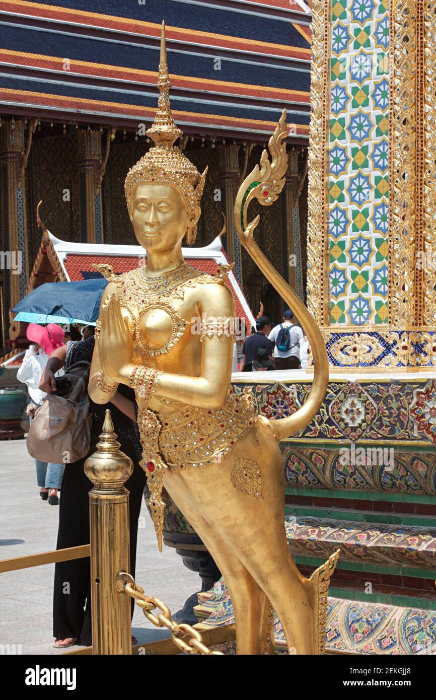 Apsonsi temple of the emerald buddha hi-res stock photography and ...