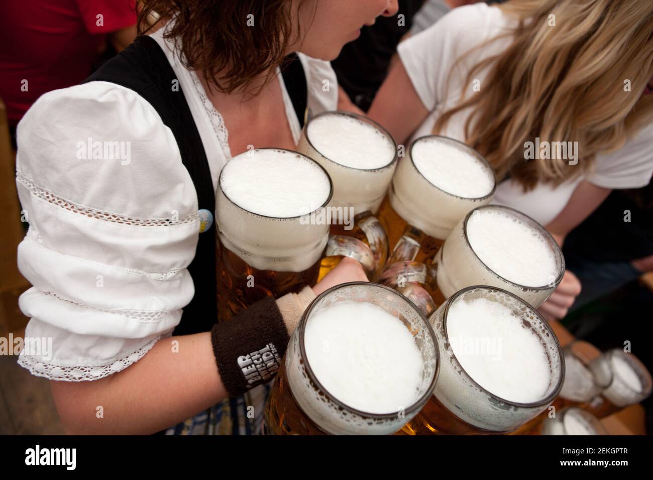 Oktoberfest munich beer waitress hi-res stock photography and images ...