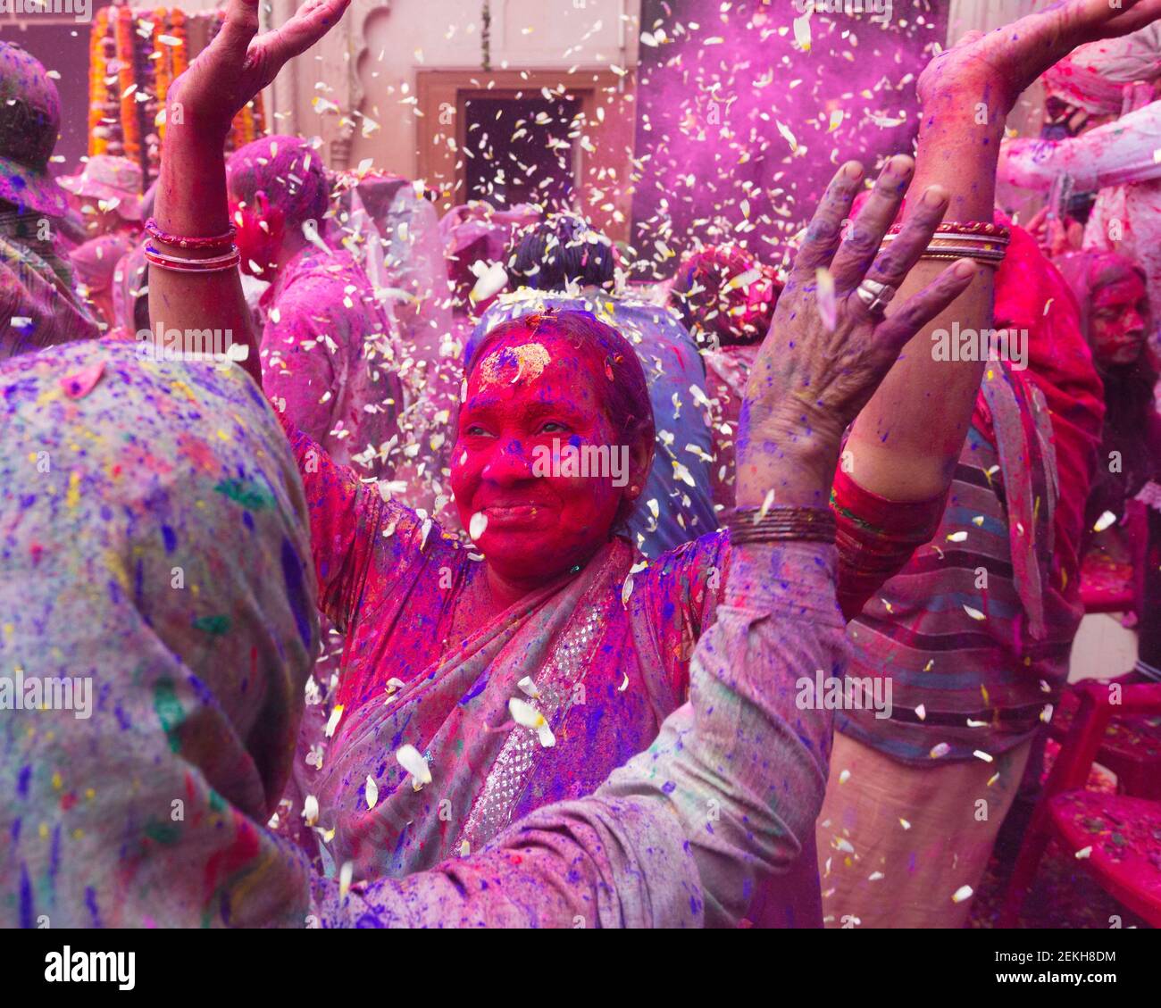 India Vrindavan Devotees at the Wdow's Holi held at Gopinath Temple ...