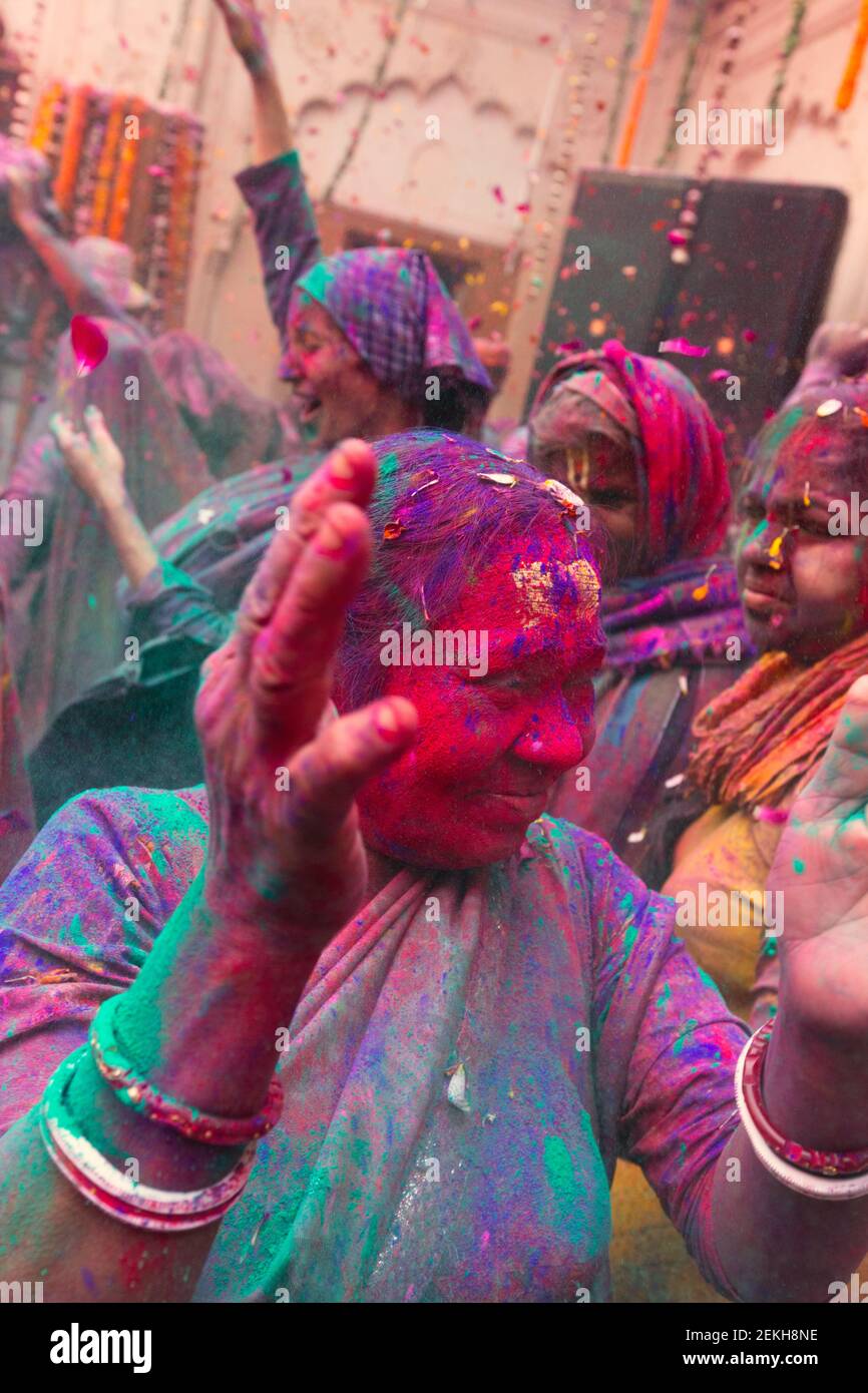 India Vrindavan Devotees at the Wdow's Holi held at Gopinath Temple ...