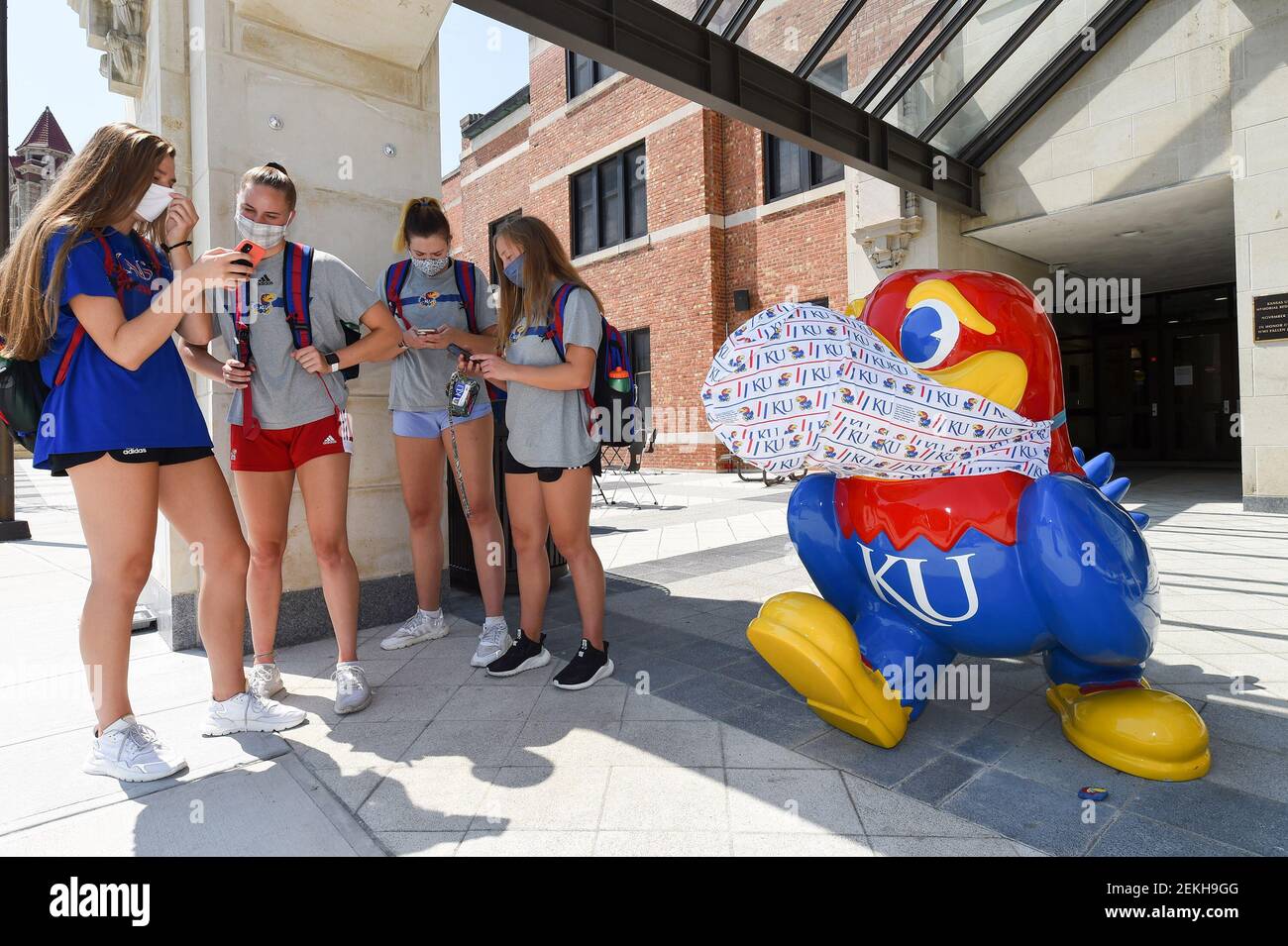 On the first day of classes, Karli Schmidt, from left, Jenny Mosser ...