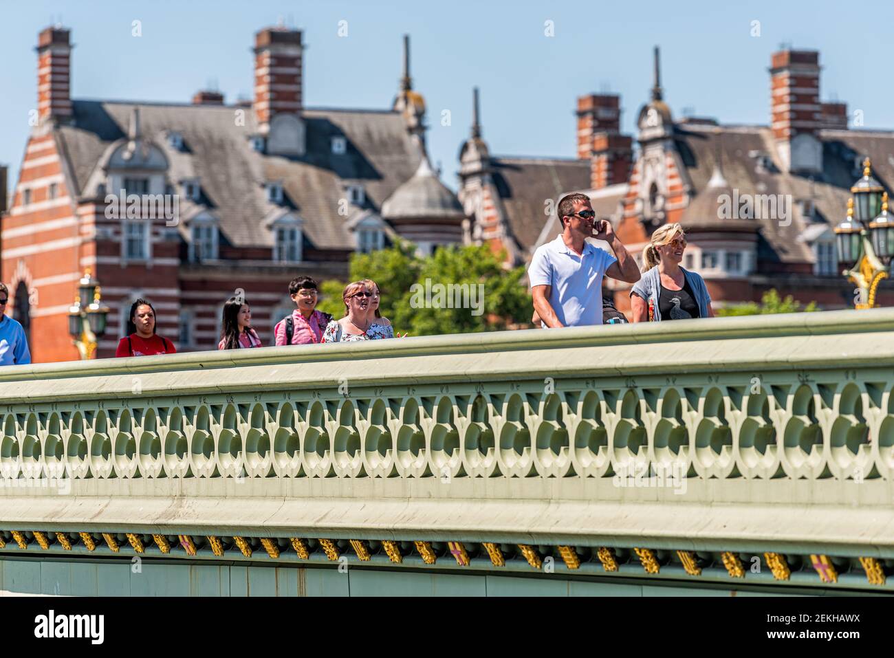 London road side view bridge hi-res stock photography and images - Alamy