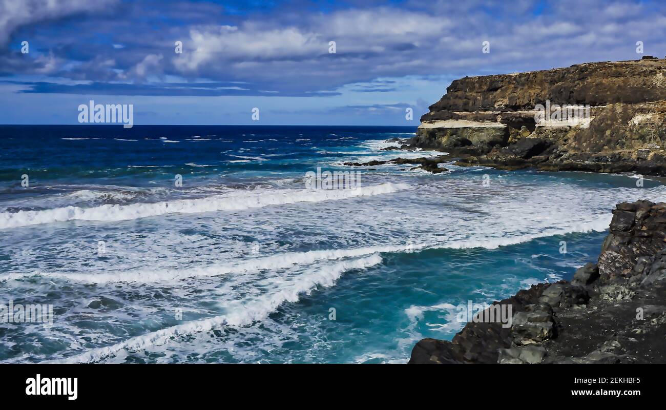 Roaring sea in black and white hi-res stock photography and images - Alamy