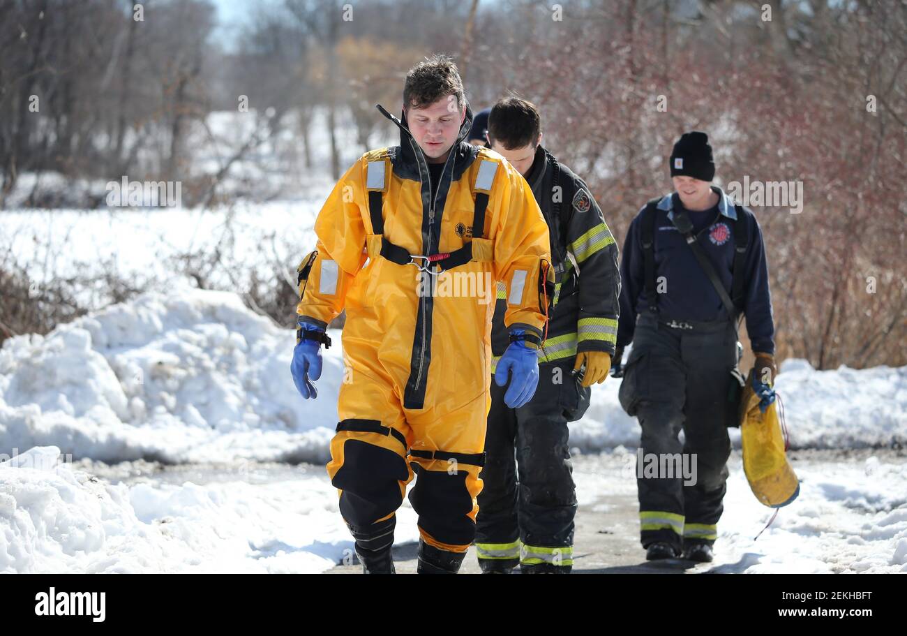 Fire department dive team hi-res stock photography and images - Alamy