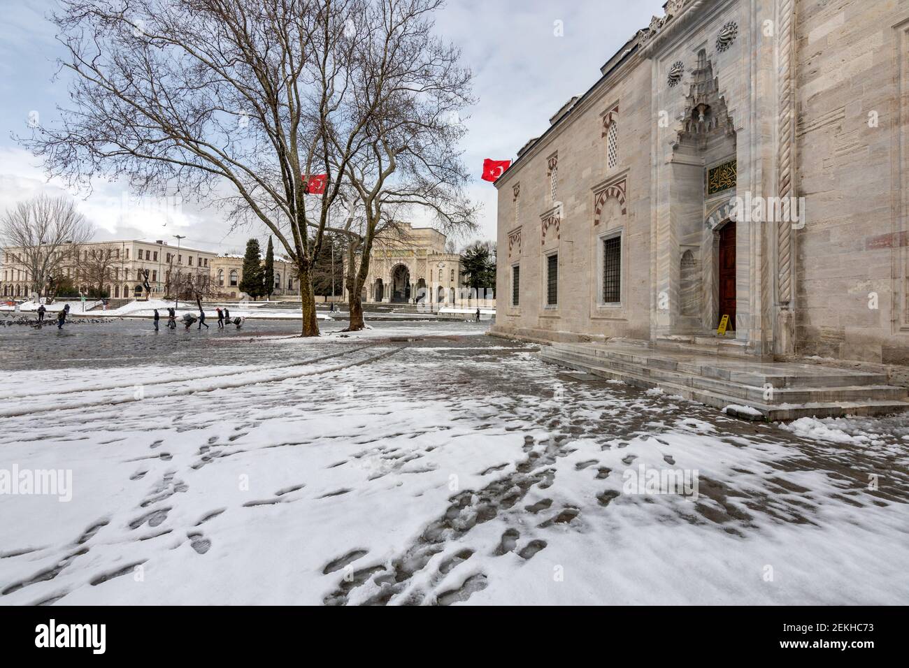 Beyazit Square in Fatih district of Istanbul, Turkey Stock Photo - Alamy