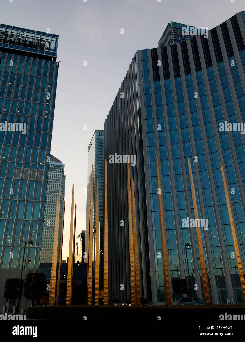 Docklands district shopping mall hi-res stock photography and images ...