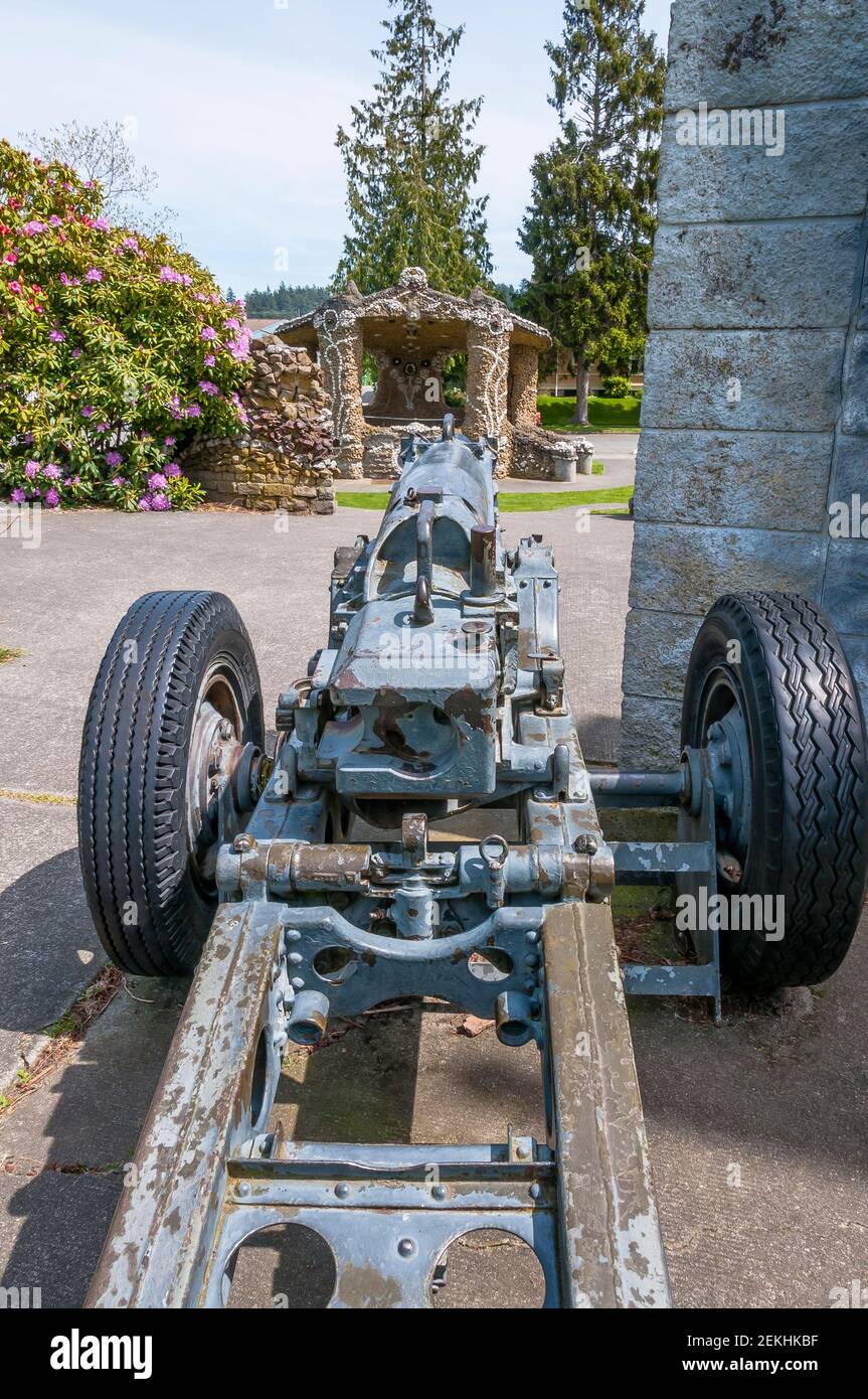 Old cannon artillery piece ( a M116 75mm Pack Howitzer) commemorative ...