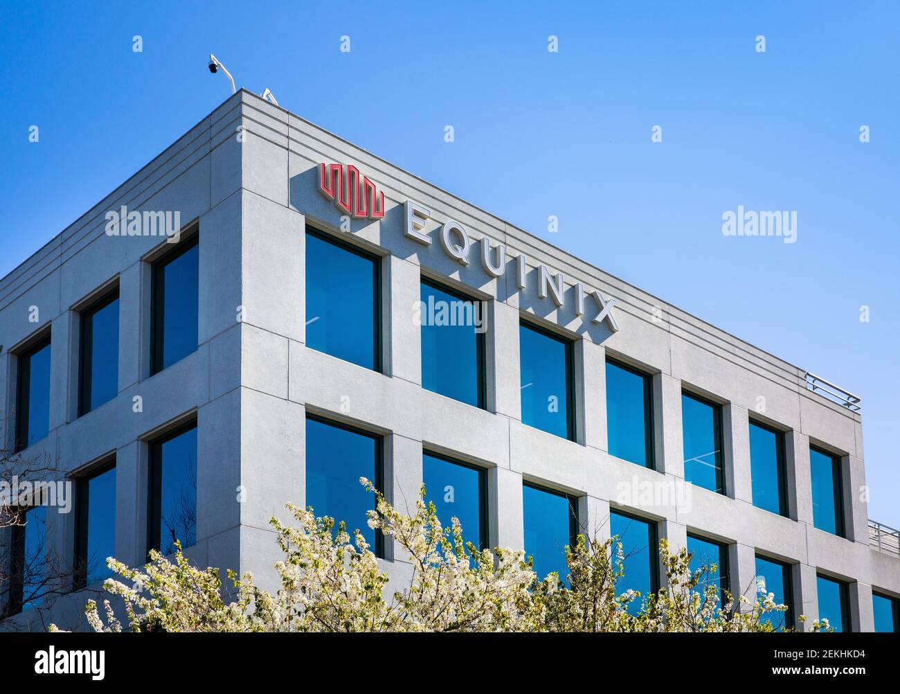 Equinix icon hi-res stock photography and images - Alamy