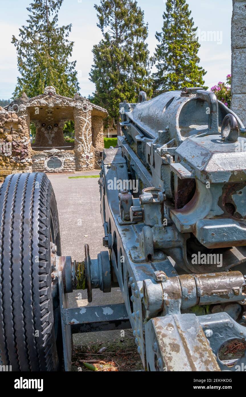 Old cannon artillery piece ( a M116 75mm Pack Howitzer) commemorative ...
