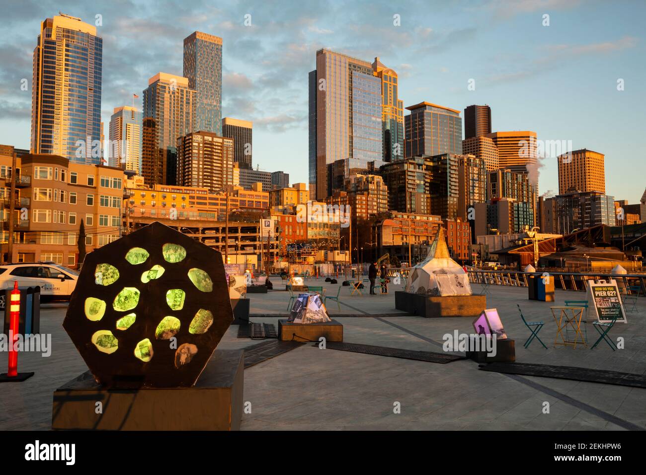 Downtown waterfront parks hi-res stock photography and images - Alamy